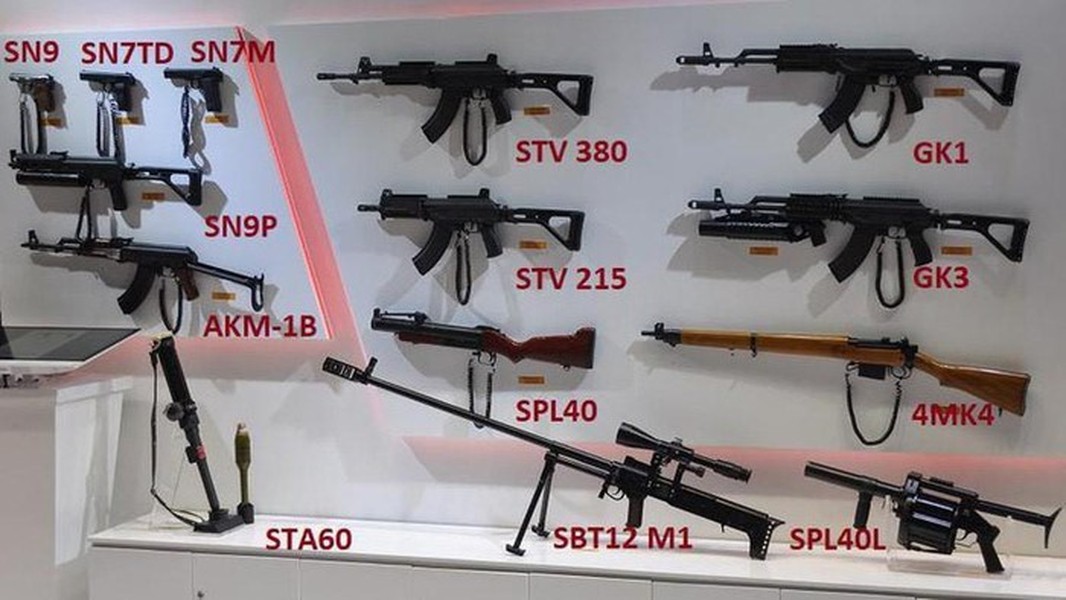 [ẢNH] Báo Nga bình luận về súng trường tấn công "bản sao AK-15" do Việt ...