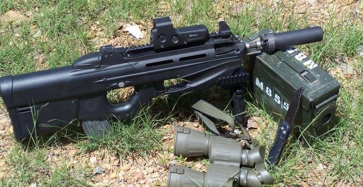 Súng trường tấn công bullpup hiện đại nhất thế giới F2000 tham chiến ...