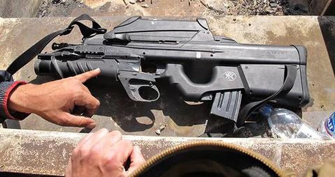 Súng trường tấn công bullpup hiện đại nhất thế giới F2000 tham chiến ...