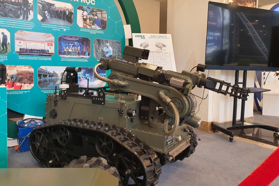 Cận cảnh robot trinh sát, thiết bị áp chế flycam của Quân đội nhân dân ...