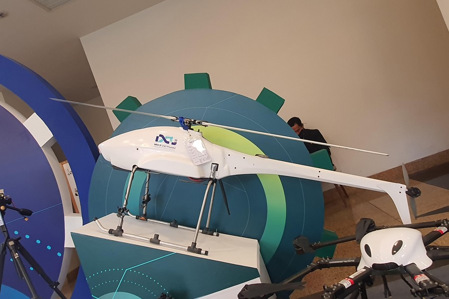 Cận cảnh robot trinh sát, thiết bị áp chế flycam của Quân đội nhân dân ...