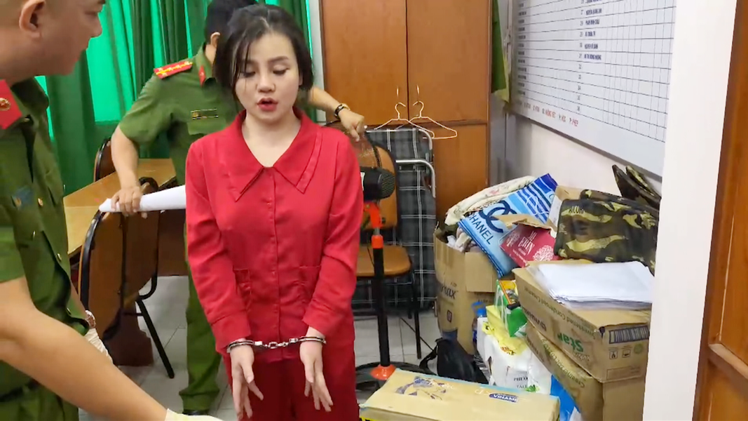 Hiện trường “đột kích” tụ điểm sản xuất ma túy nước vui do “Hoài DJ”cầm đầu | Báo điện tử An ...